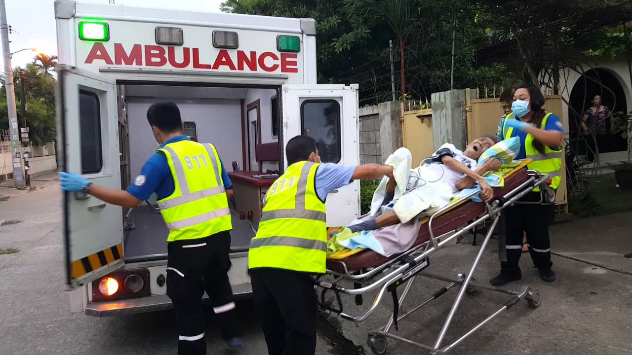 Ambulance responds - YouTube