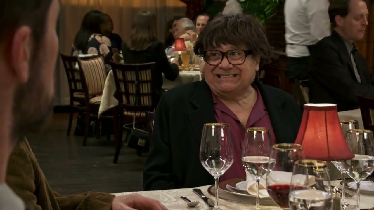 Frank Loves Blue | It's Always Sunny in Philadelphia | S14:E4 - YouTube