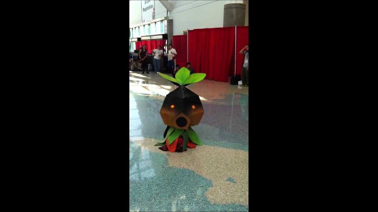 Anime Expo Deku plant Cosplay - YouTube