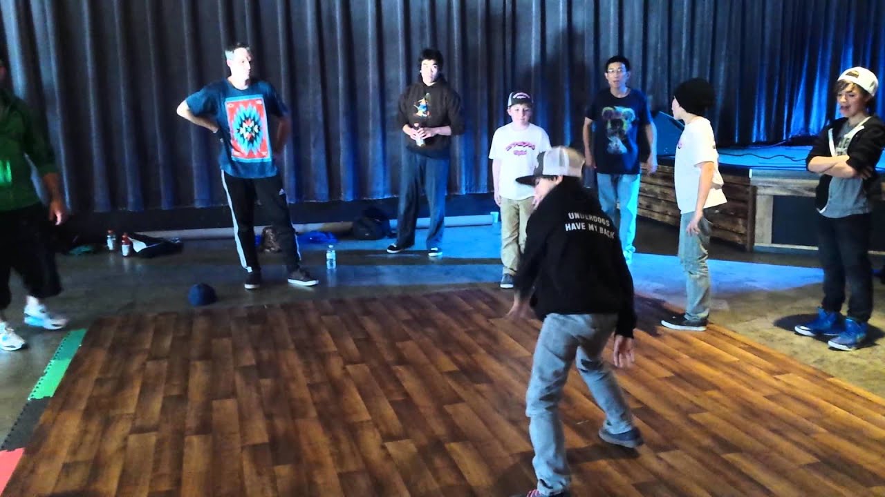 Under dog crew dancing ! - YouTube