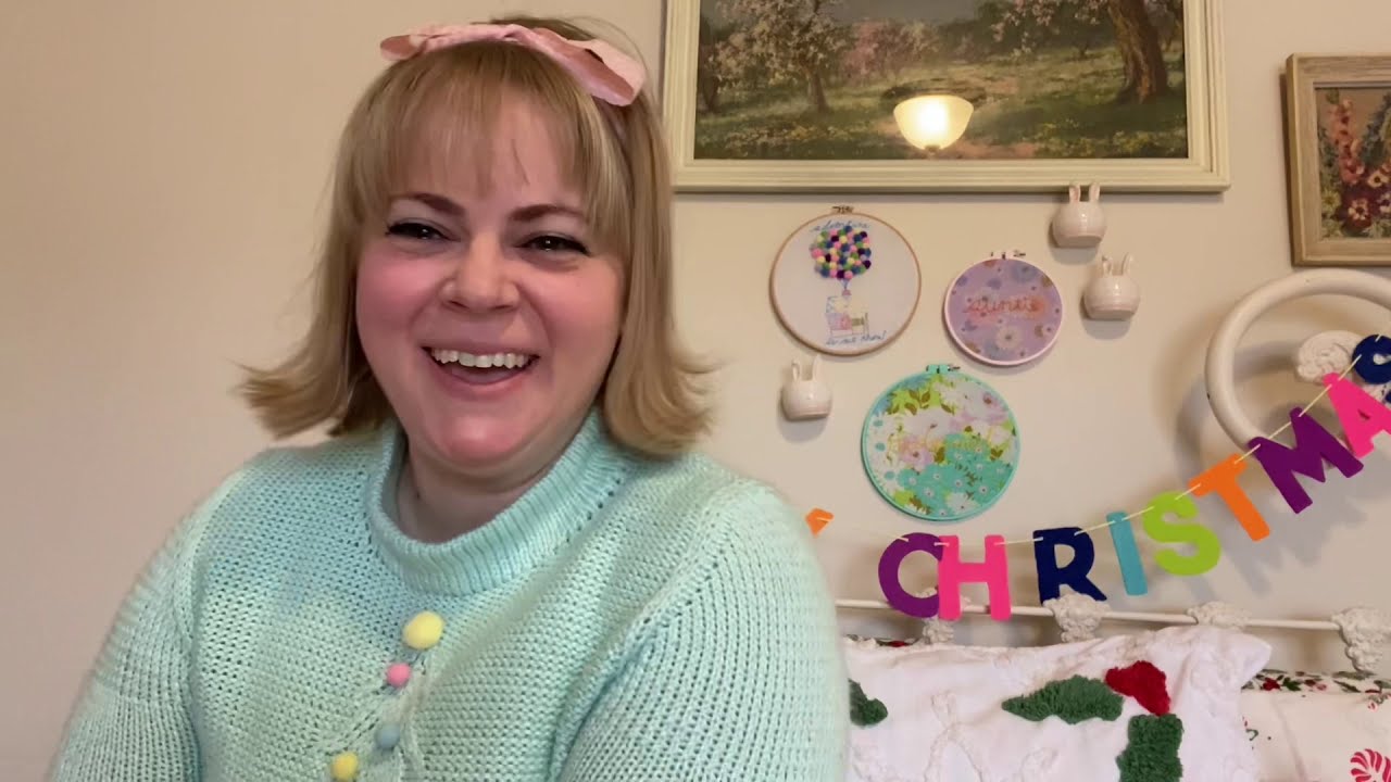 Miss Strawberry Makes Vlogmas 2020 - December 11th - YouTube