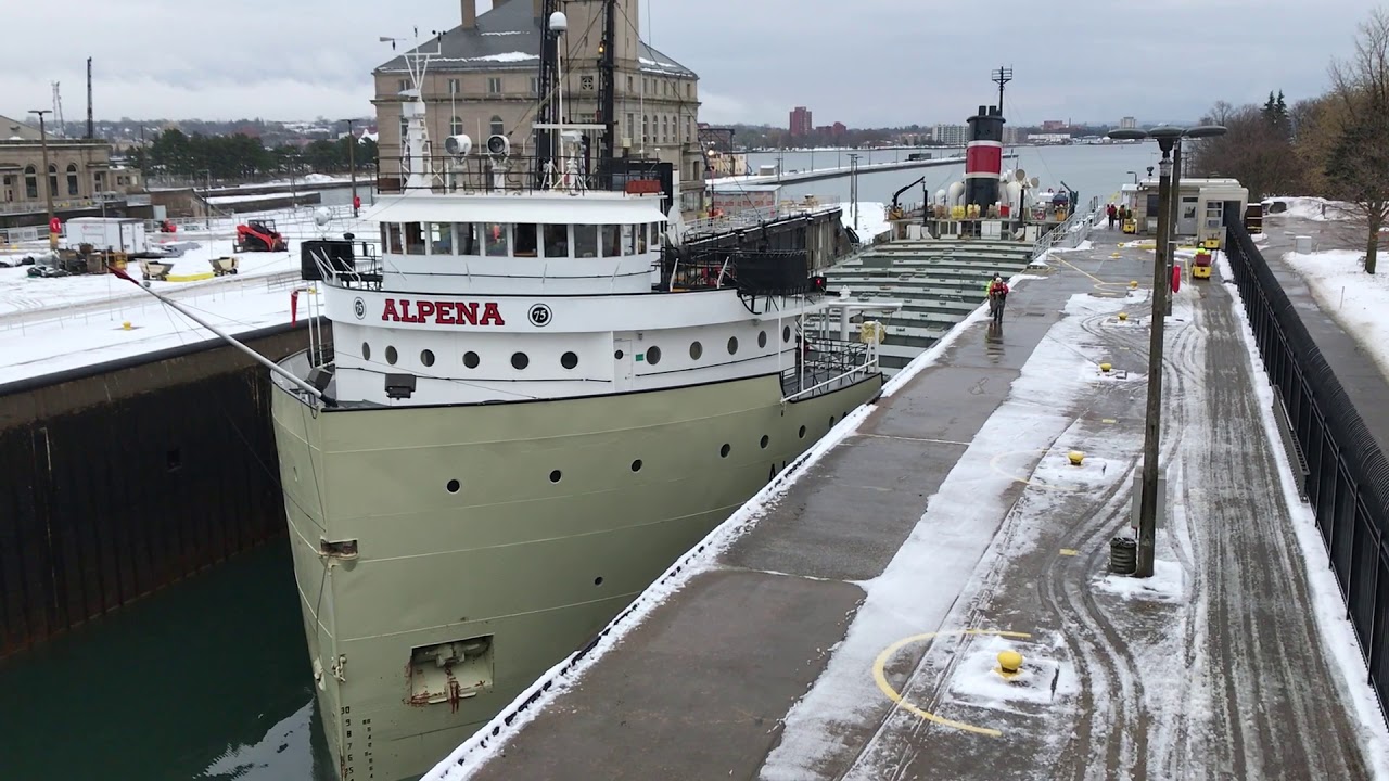 Great Lakes freighter Alpena at the soo Locks - YouTube