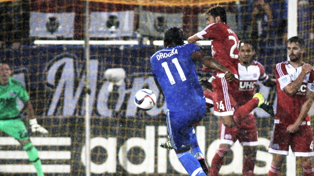 GOAL: Didier Drogba scores from a free kick - YouTube