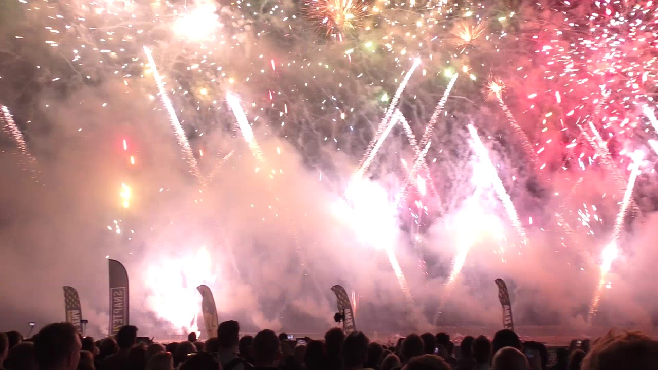 Zena's SHOW OFF Zena Trophy Vuurwerk 2019 - YouTube