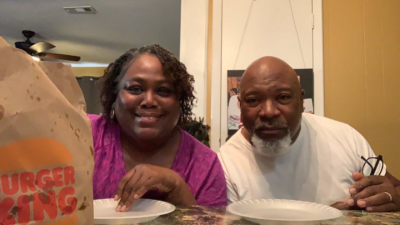 OUR FIRST HAPPY NEW YEARS LIVE STREAM | Eating our First Fastfood Meal ...