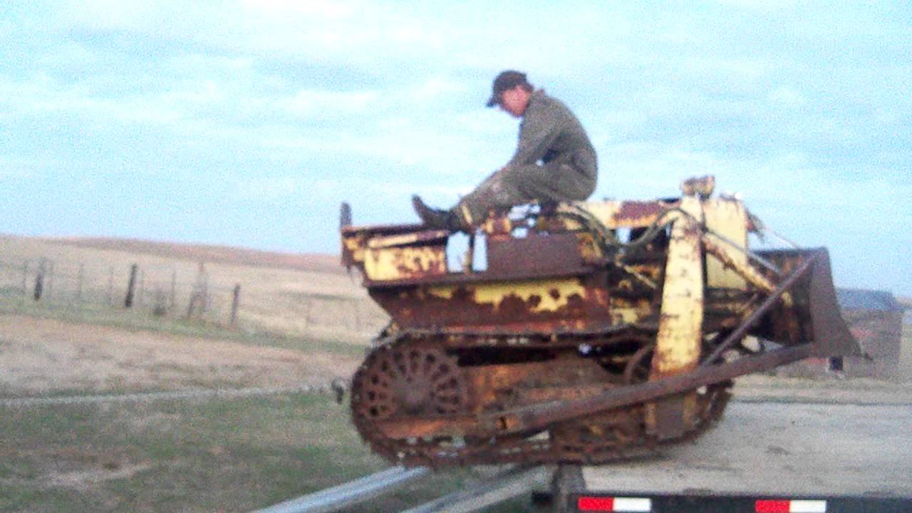 gt25 terre trac crawler unload - YouTube