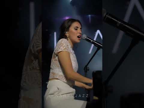 Sen ve ben hep yan yana🥰 #karsu #karsudönmez #konser