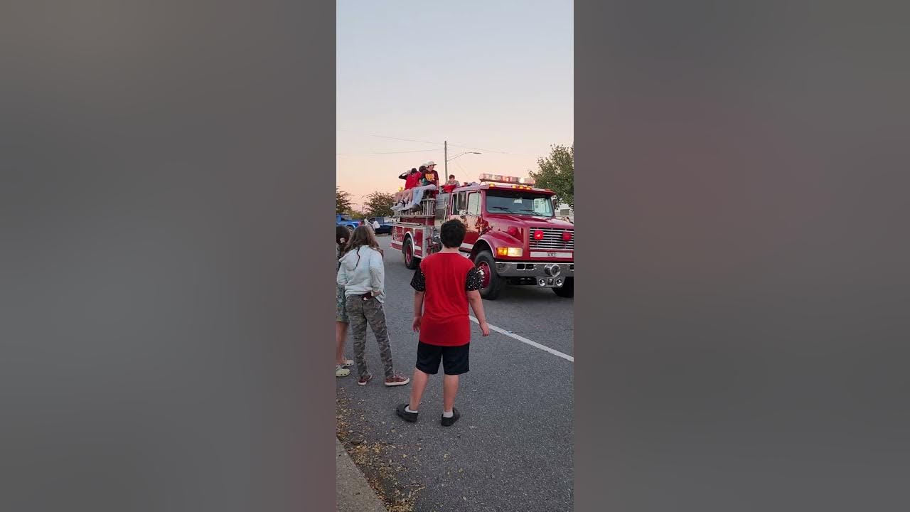 HOMECOMING PARADE 2022 - YouTube