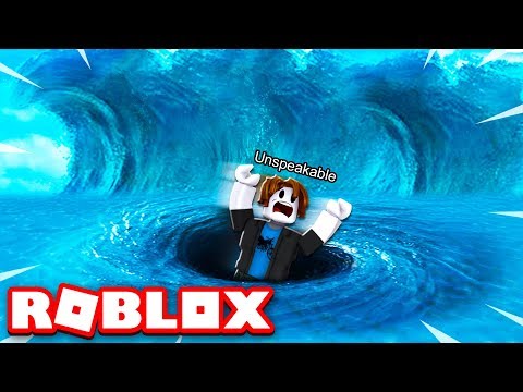 ESCAPING GIANT TSUNAMI FLOOD IN ROBLOX!