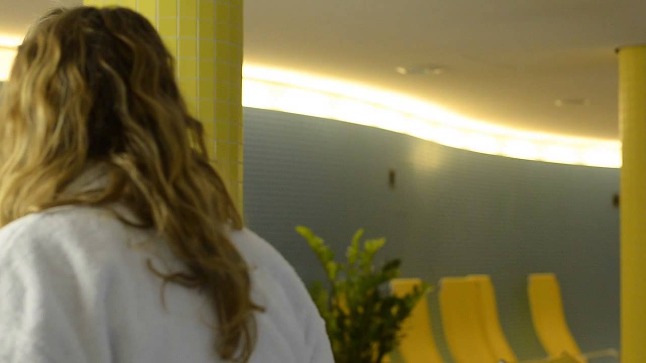 So kommen Sie in der Sauna richtig ins Schwitzen - YouTube