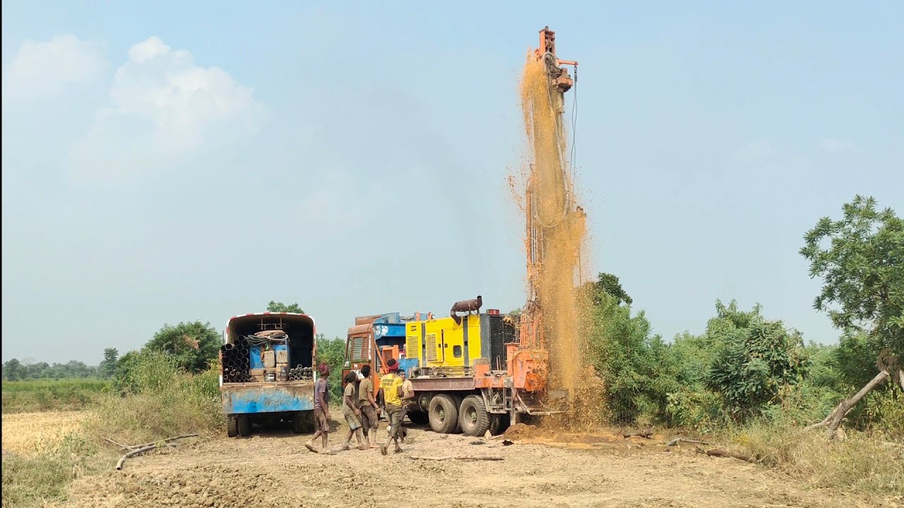 Digging A Borewell In A Field Inside A Forest | 200 फीट पे 5Hp पानी ...