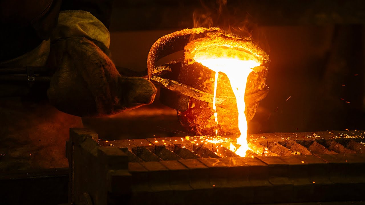 Mali signs deal with Russia to build 200-ton gold refinery - YouTube