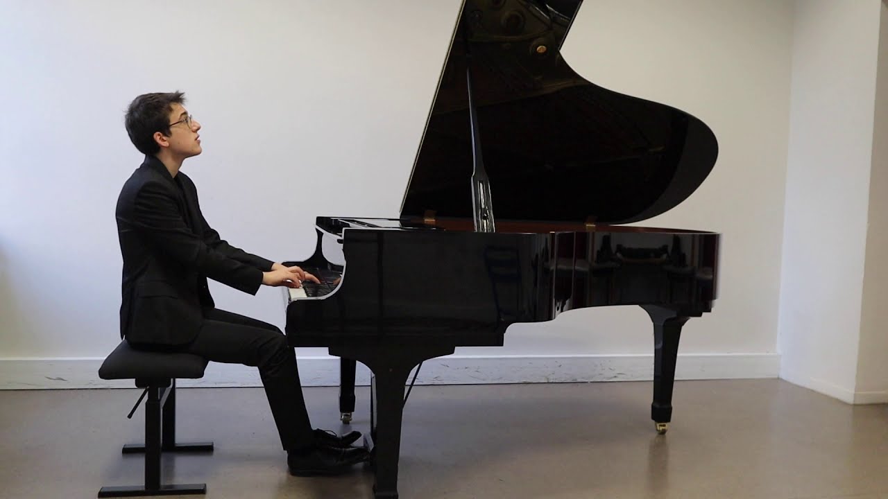 Arthur Coatalen plays Bach, Chopin and Prokofiev - YouTube