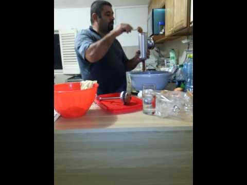 Sinbad sucuk yapiyor