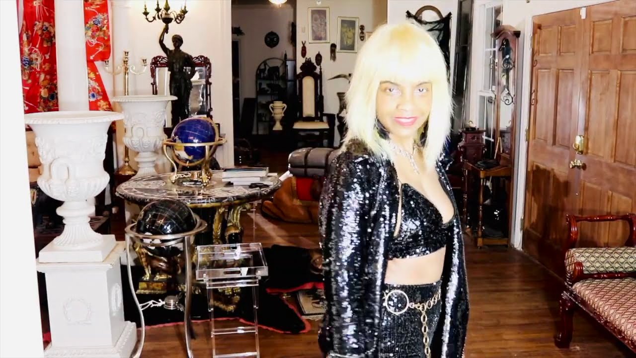 Bikini Top|Walking in thigh high boots|Fashion nova booty Shorts try on ...