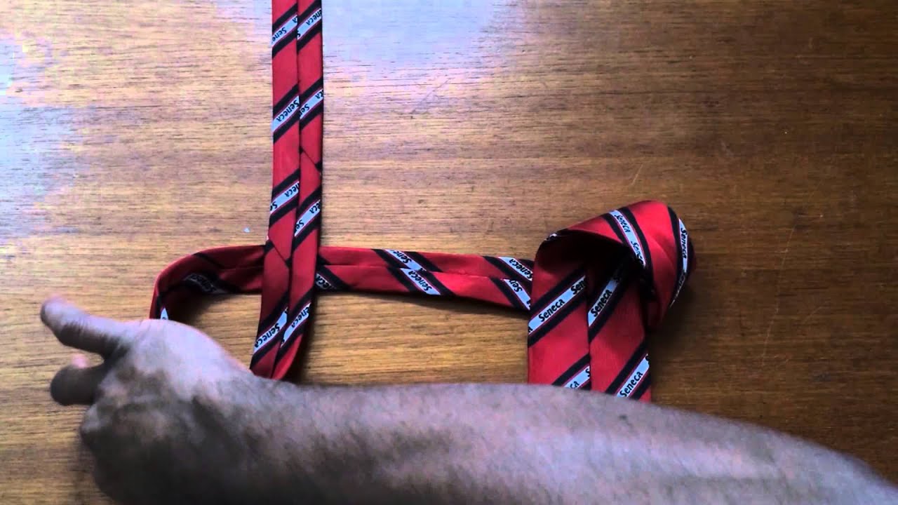Tieing a tie in 10 seconds is possible - YouTube
