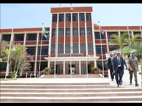Waziri wa Ulinzi na JKT Mhe. Kwandikwa atembelea Chuo Cha Maafisa ...