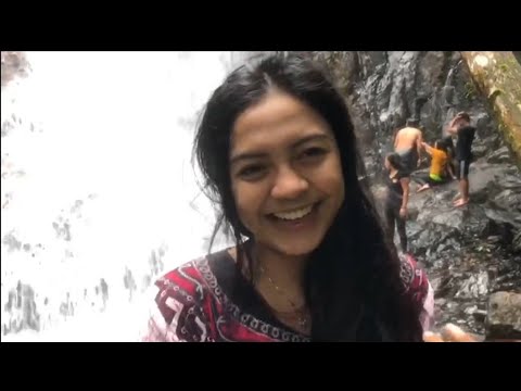 GADIS CANTIK DAYAK KALIMANTAN || mandi di air terjun cantik💕