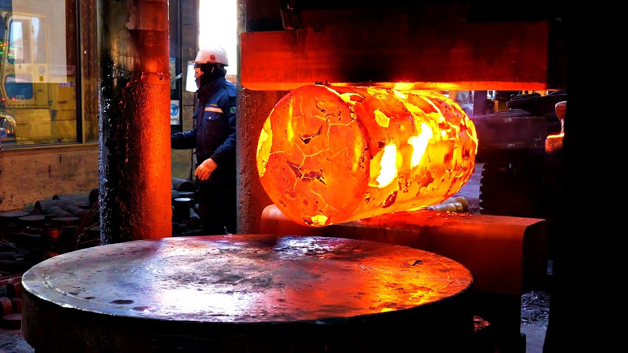 Wind power generator main shaft manufacturing process using a forklift ...