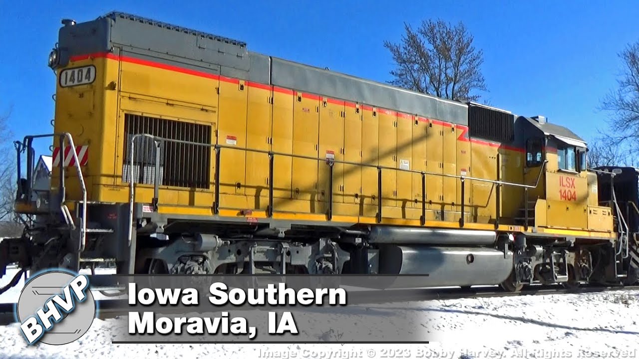 GP15-1 Diesel on Iowa Southern Freight Train, Moravia, IA 11/27/23 ...