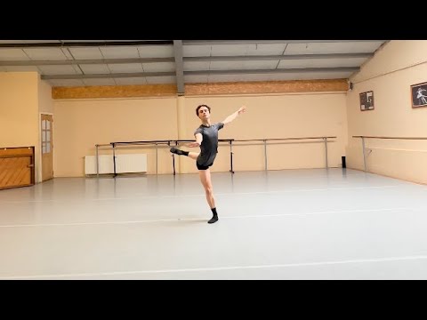 La Sylphide - James' Solo (Act 2) - Lauritz Carl - YouTube