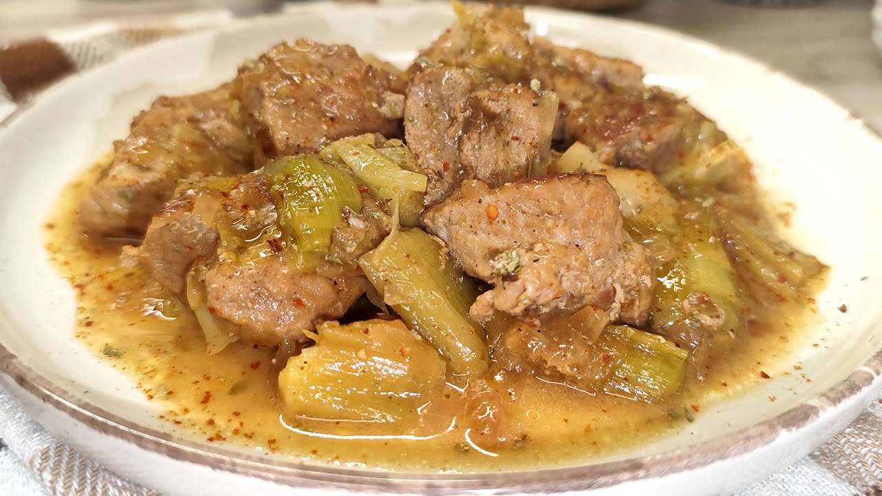 Χοιρινή Πρασοτηγανιά, Εύκολη & Γευστική 💯👌 Easy & Delicious Pork with ...