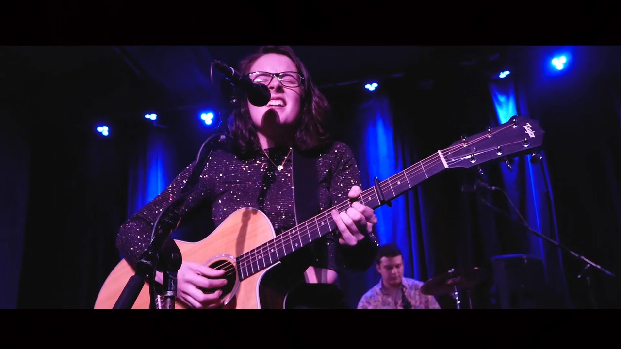 Christine Renner Happy Now LIVE - YouTube