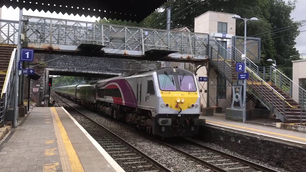 Irish Rail 201 loco 227 + Enterprise DVT 9003 passes Malahide for ...