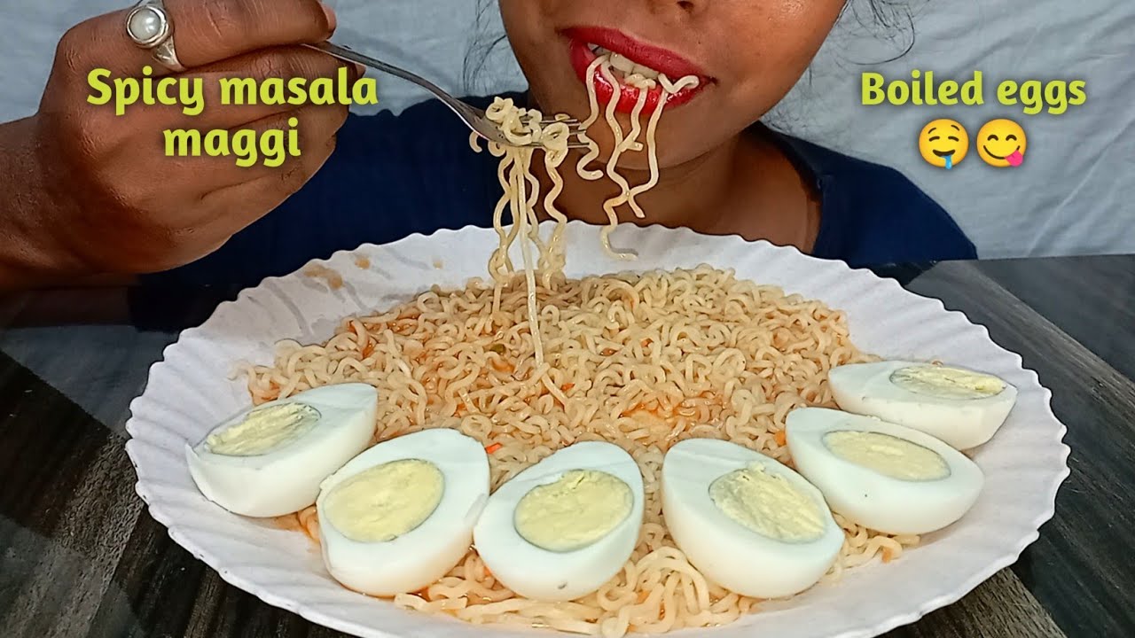 EATING MAGGI MASALA NOODLES WITH BOILED EGGS *FOOD VIDEOS* | MUKBANG ...