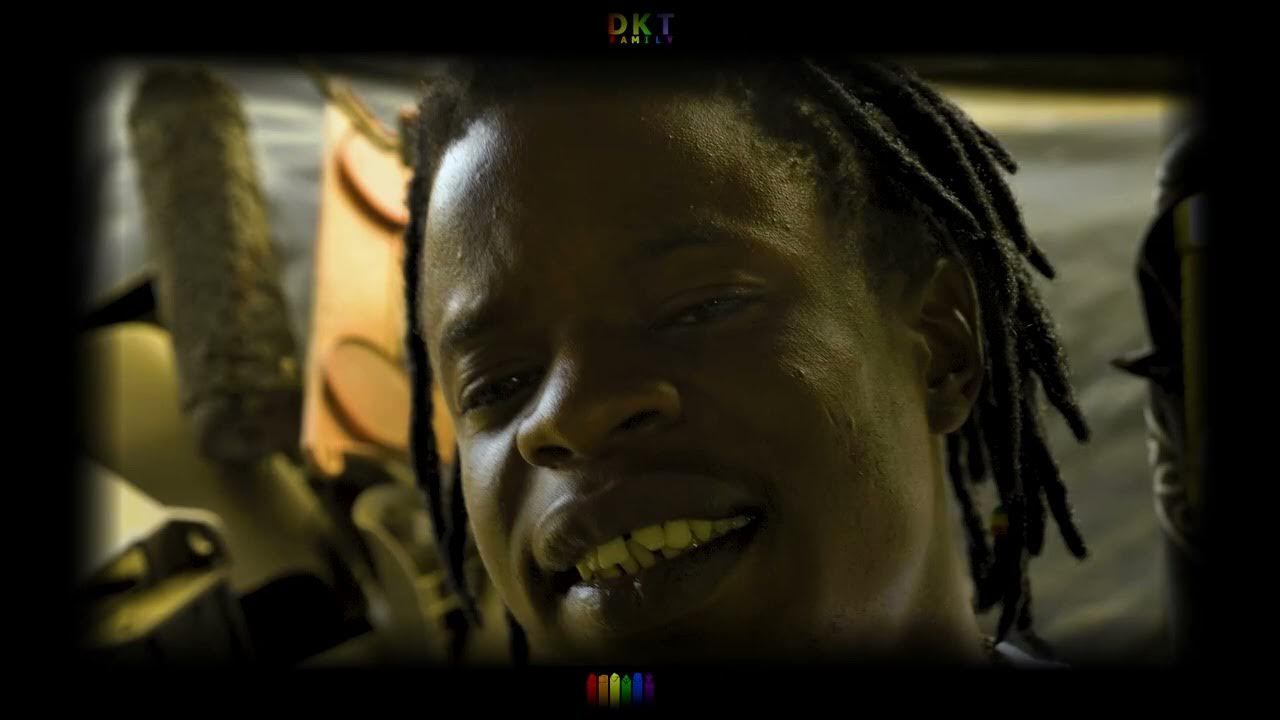 Ndakaitwasey Visualizer by Rox Dee - YouTube