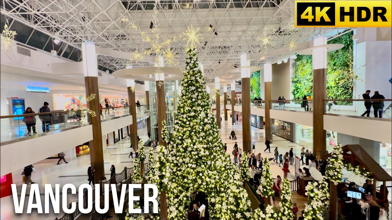 Big Christmas 🎄Tree in Guildford Mall Town Centre - Vancouver Christmas ...