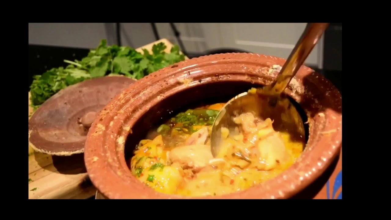 Traditional Chicken Curry in a 'handi' clay pot - YouTube