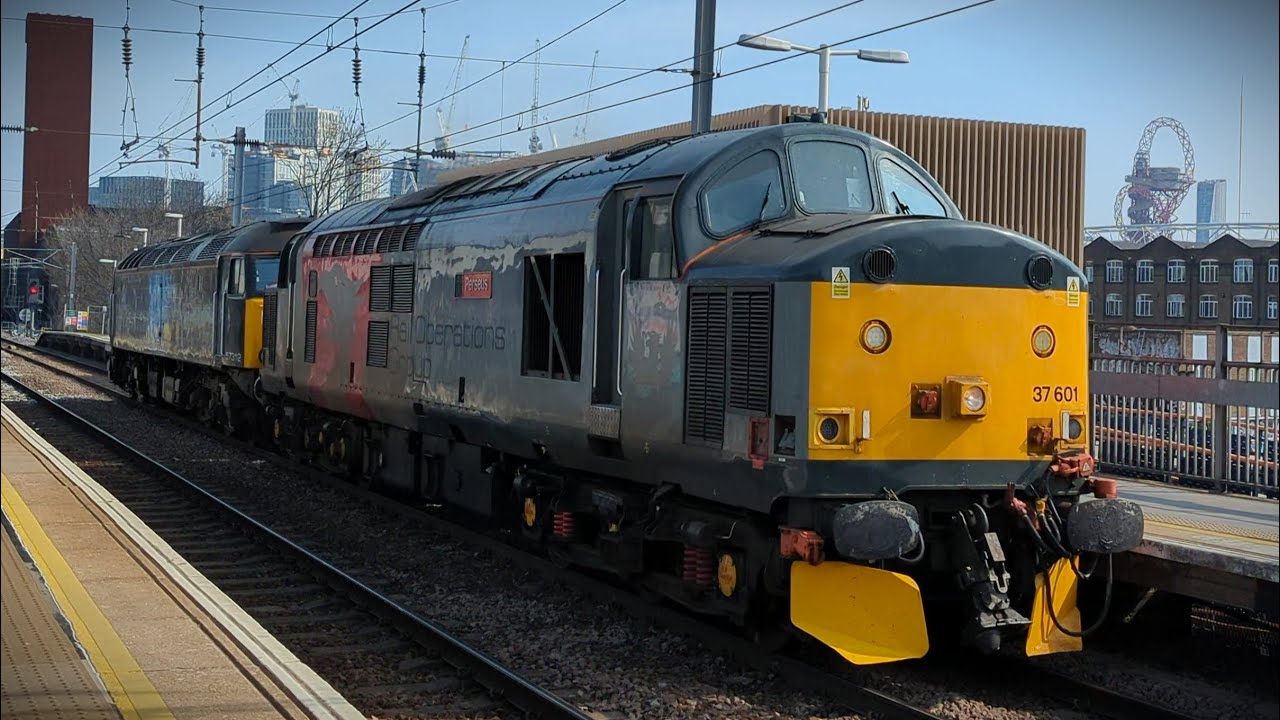 RailOperationsGroup Class 37601 'Perseus' is pulling Class 57312 to ...