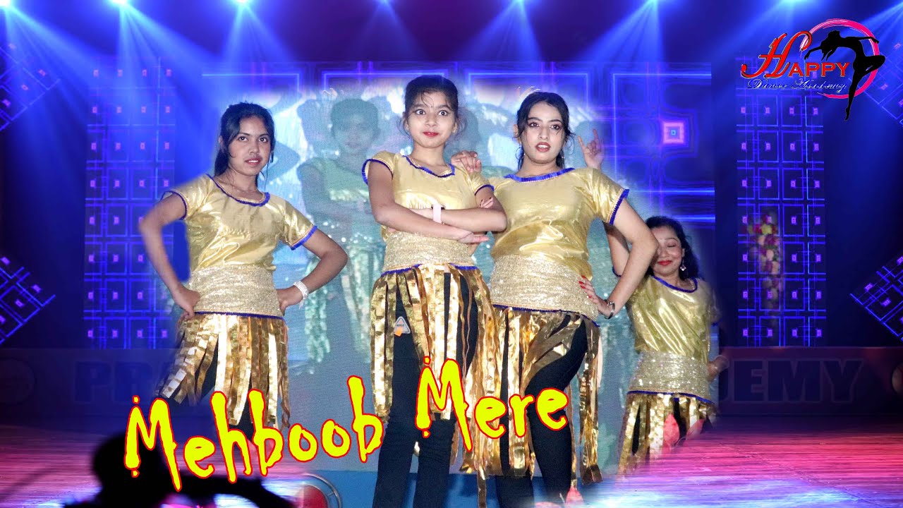 Mehboob Mere dance performance - YouTube