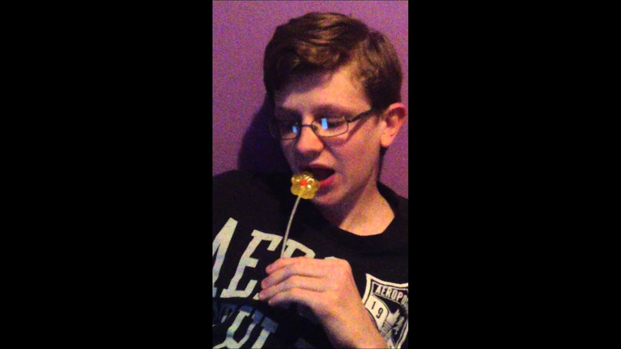 9th grade petifile eats lollipop!!! - YouTube