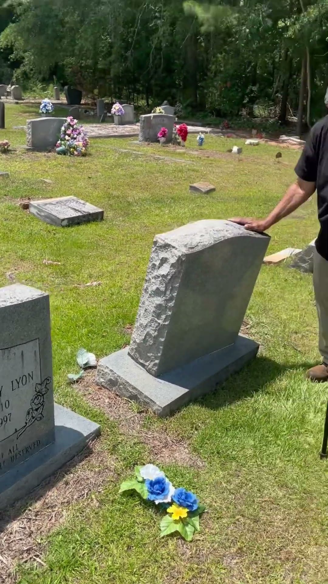 Milam Family legacy. Gravesite of Calvin and Sula and Daughter Laura # ...