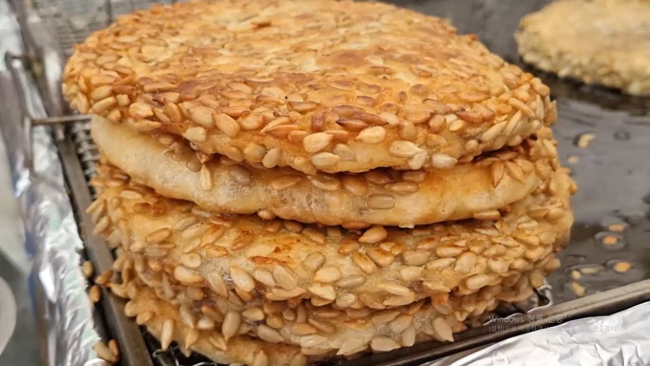 역대급 고소한 견과류 듬뿍. 양평 기절호떡 / faint hotteok , Korean street food - YouTube