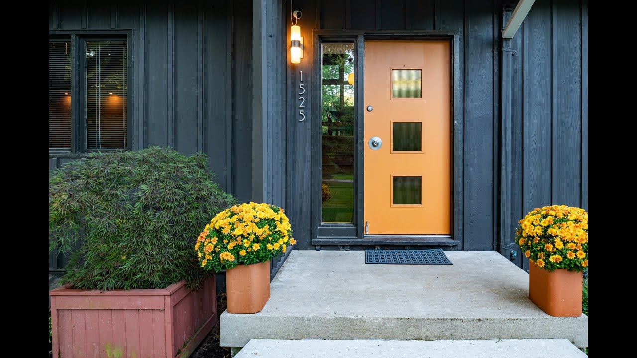 Huff Homes Presents: 1525 E 82nd St Indianapolis IN 46240 Cinematic ...