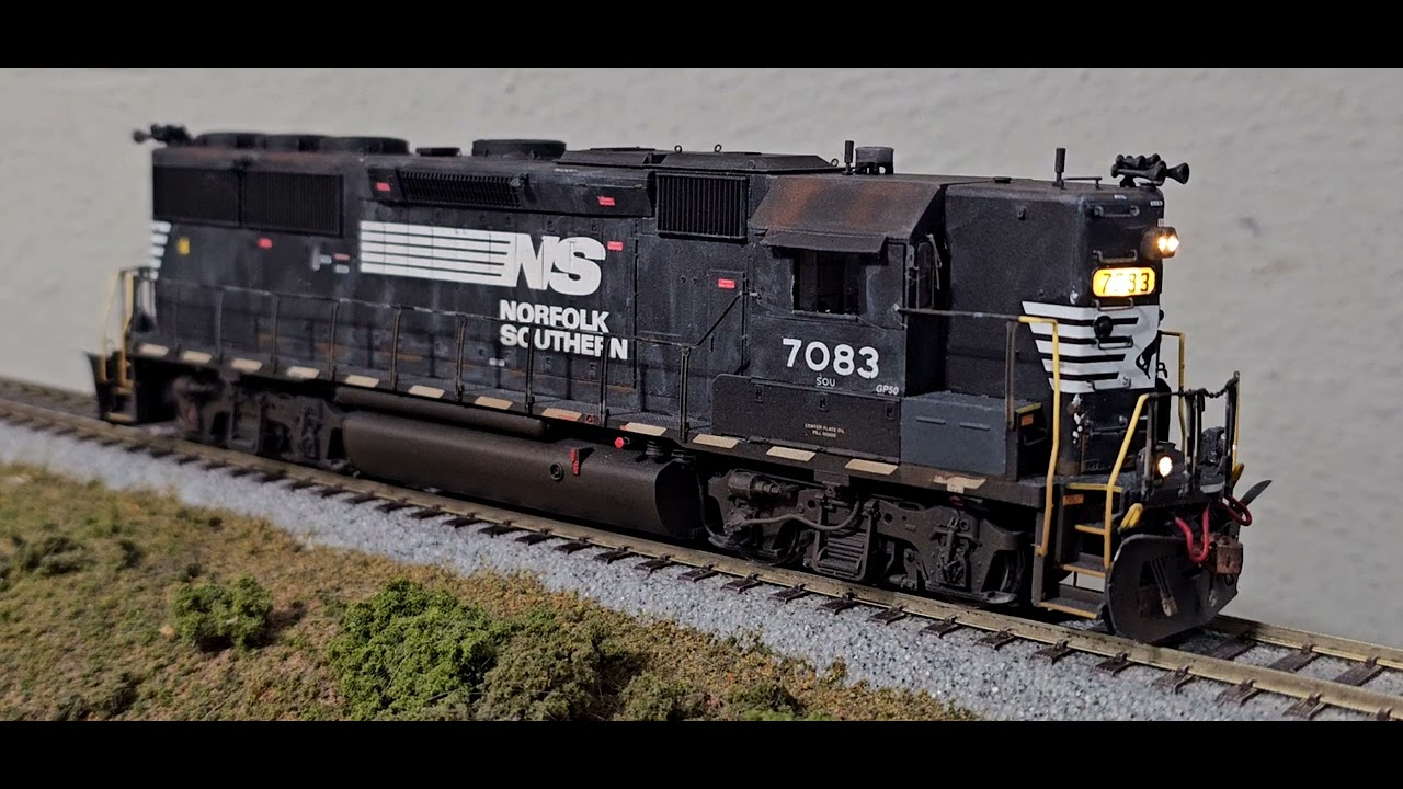 HO Scale NS GP50 N⁰ 7083 (Load test) - YouTube