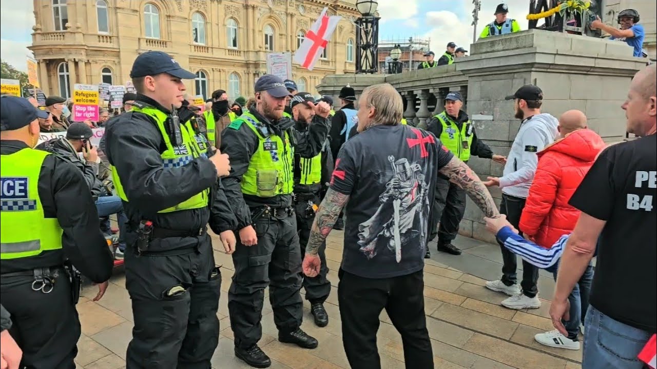 HULL PROTEST: Rise Of The Foot Soldier/Unite The North - YouTube