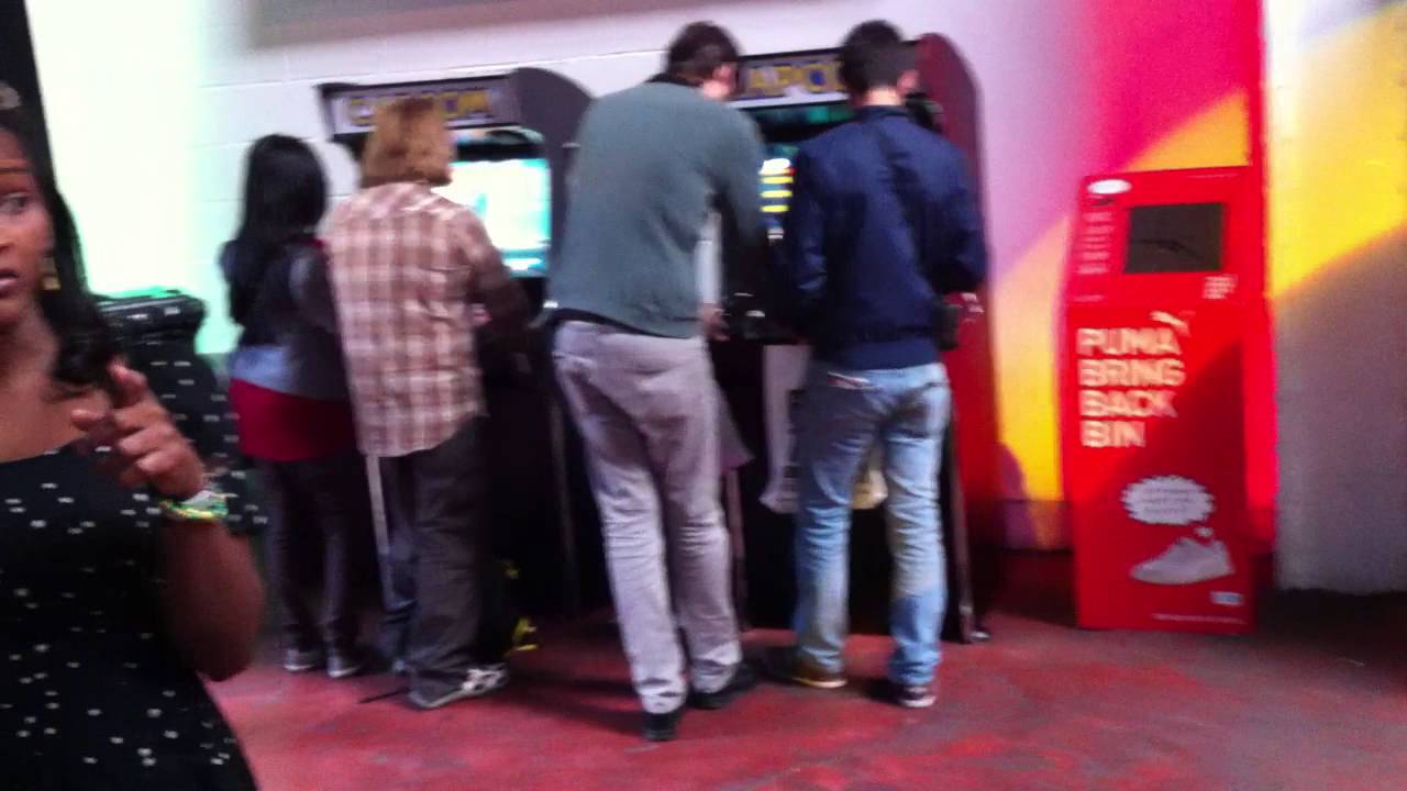 Bespoke Arcades - Evo - Capcom Event 2012 - YouTube
