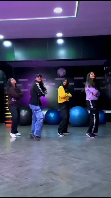 APT APT #trending #dance #shorts #yt #ytshortsindia #ytshorts #rose # ...