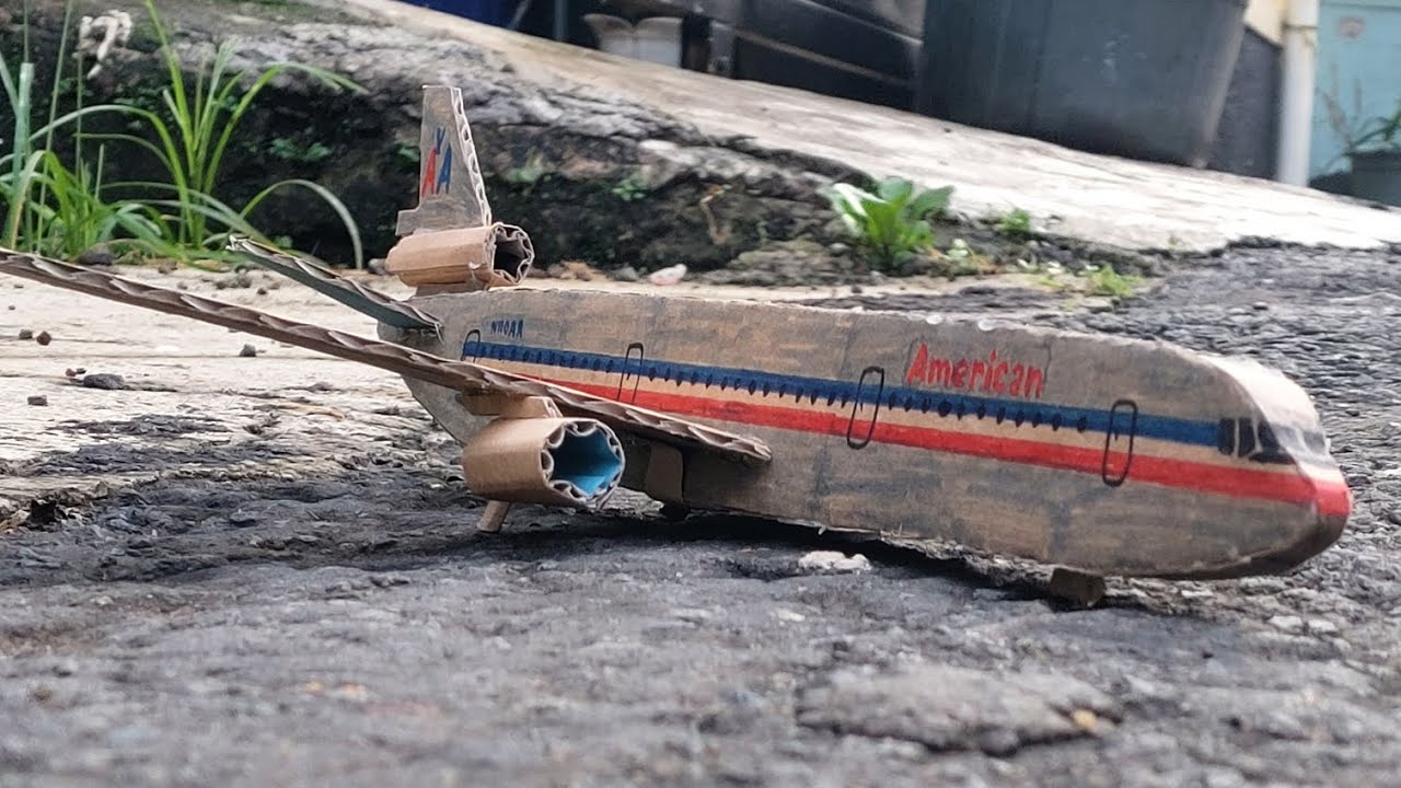 American Airlines flight 102 - YouTube