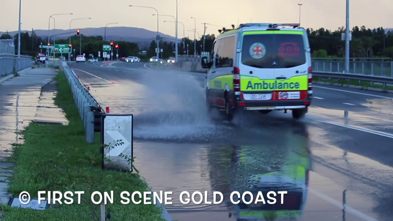 Minor Flooding, Hope Island - YouTube