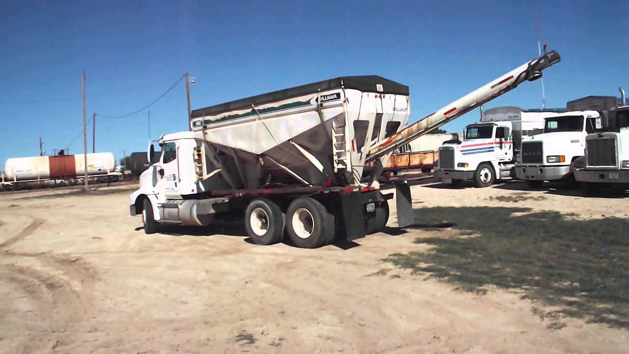 AE0357 2004 International dry tender truck - YouTube