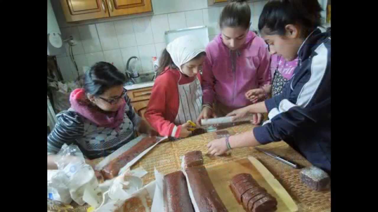 Darnicie si Bucurie - un proiect al copiilor din Bucium - YouTube