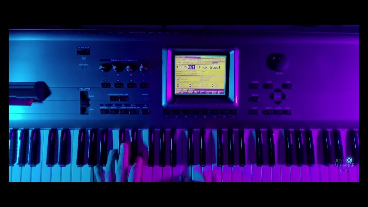 Portishead 'Roads' (Intro) on Roland Fantom - YouTube