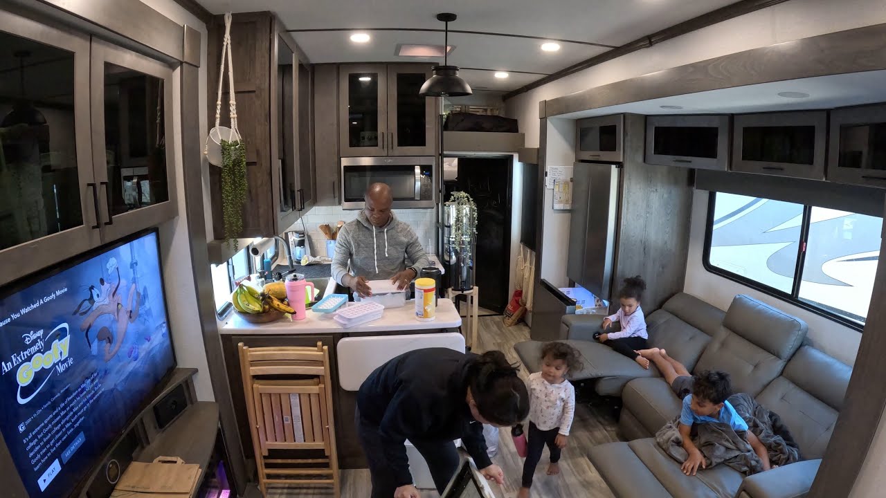 RV on Move Day! - YouTube