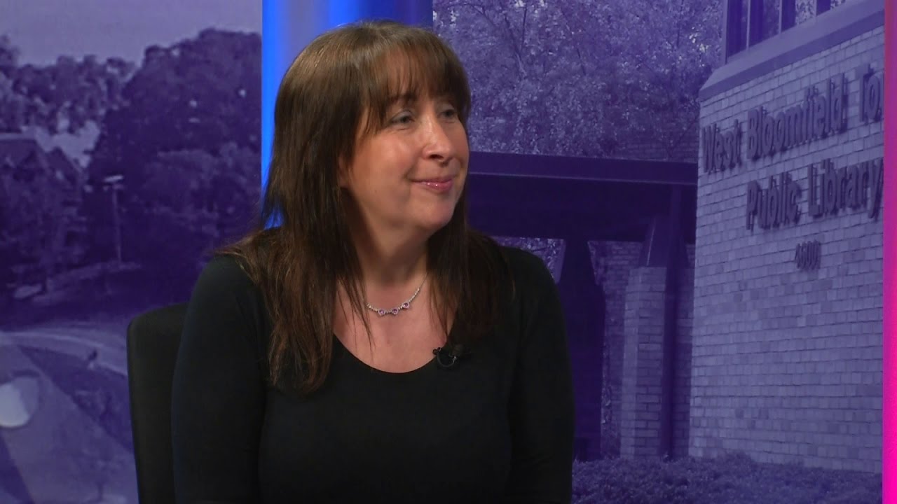 “The Splash” Exclusive Interview: Debbie Binder - YouTube