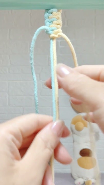Macrame pattern tutorial.Many videos of macrame tutorials here.#diy # ...